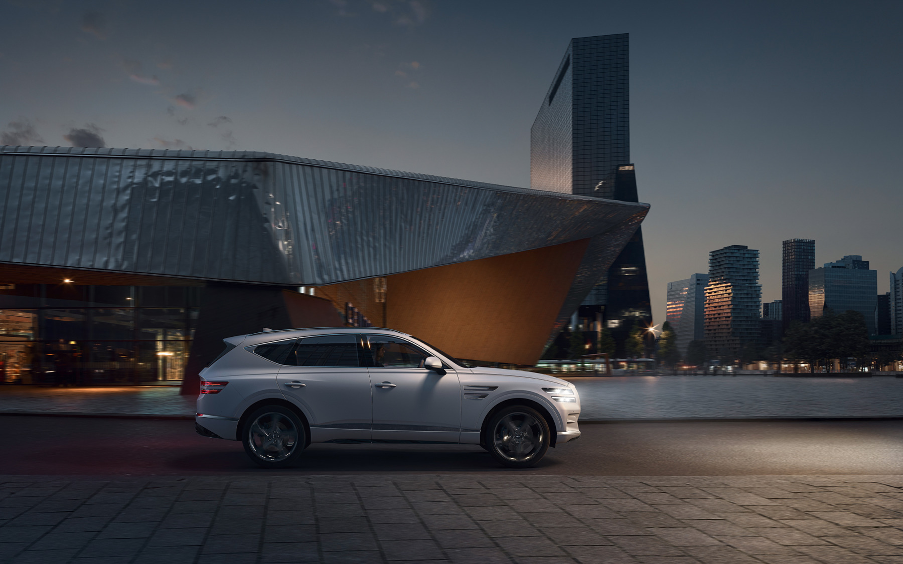 marc trautmann - Genesis GV80 Matte White