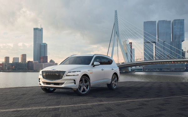 marc trautmann - Genesis GV80 Matte White